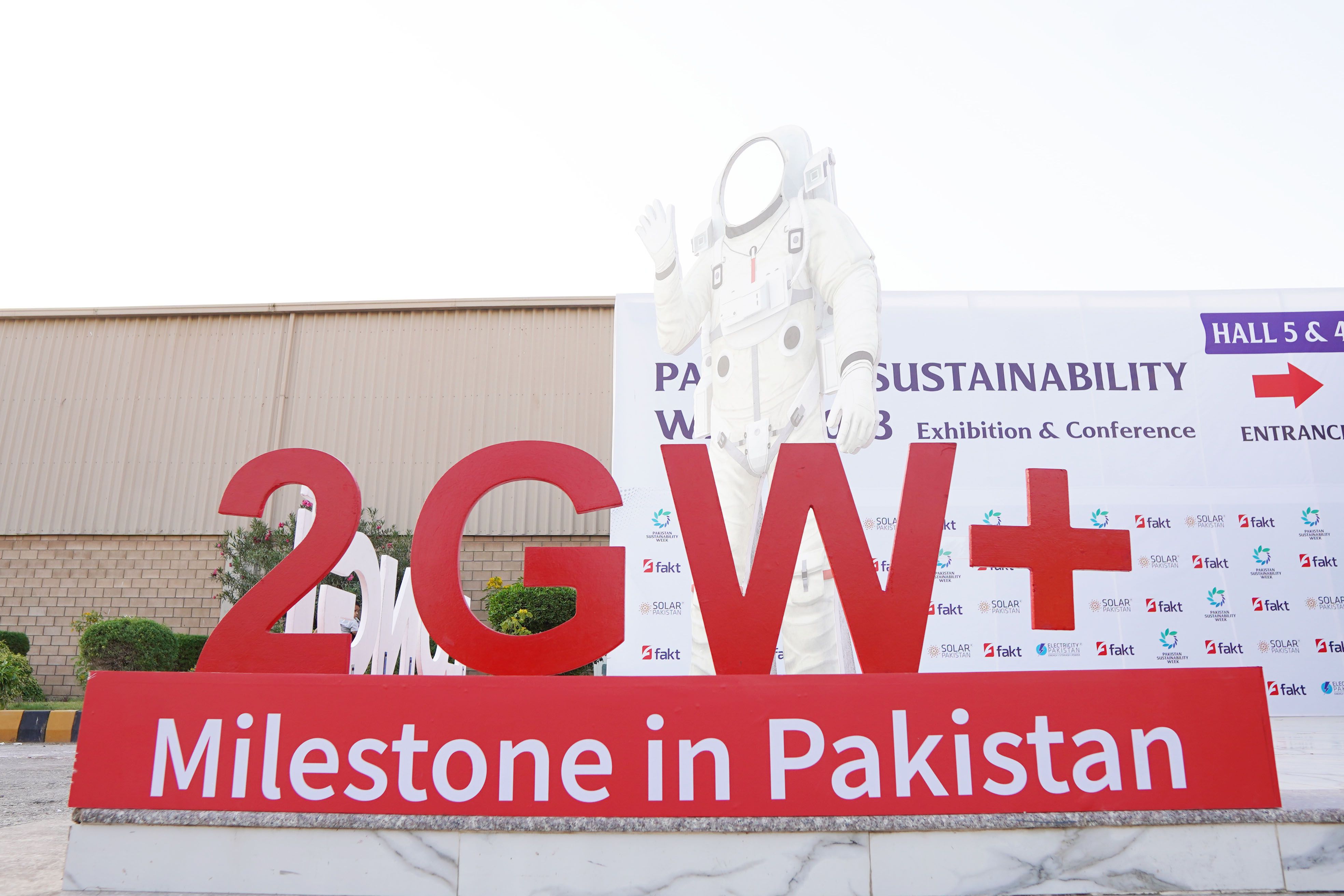 SOLAR PAKISTAN -LONGi